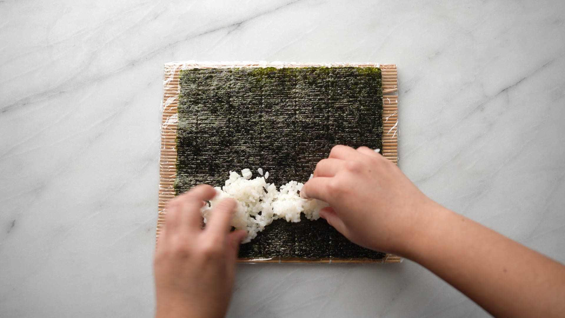 How To Roll Sushi 4 Ways (with or without a mat) - Hungry Huy