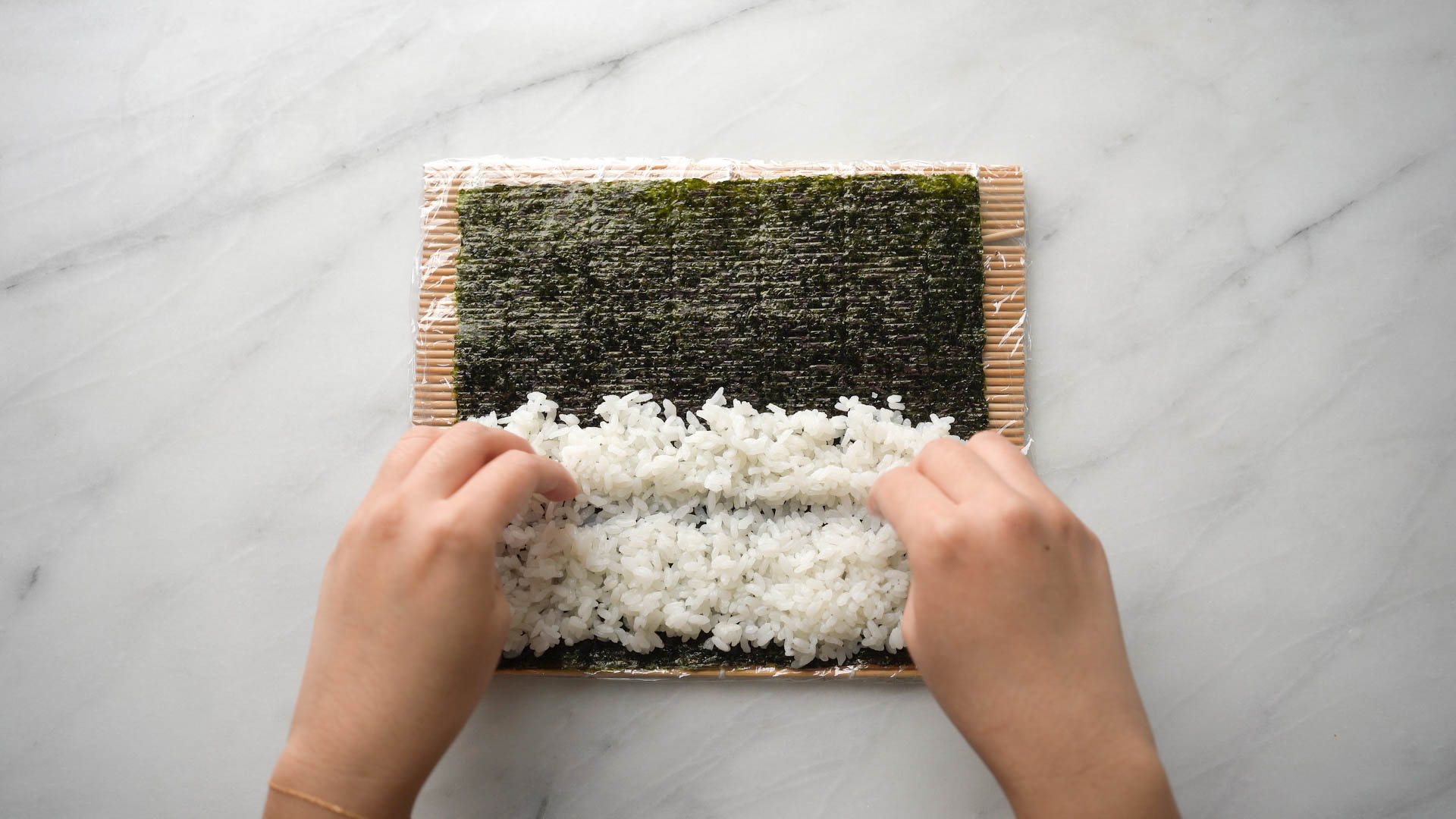 How To Roll Sushi 4 Ways (with or without a mat) - Hungry Huy