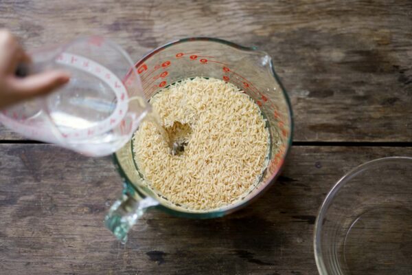 How to Cook Brown Rice in the Microwave - Hungry Huy