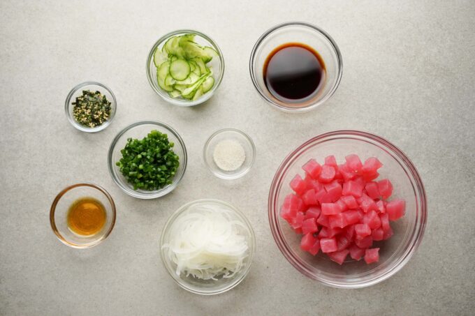 Easy Ahi Tuna Poke Bowl Recipe - Hungry Huy