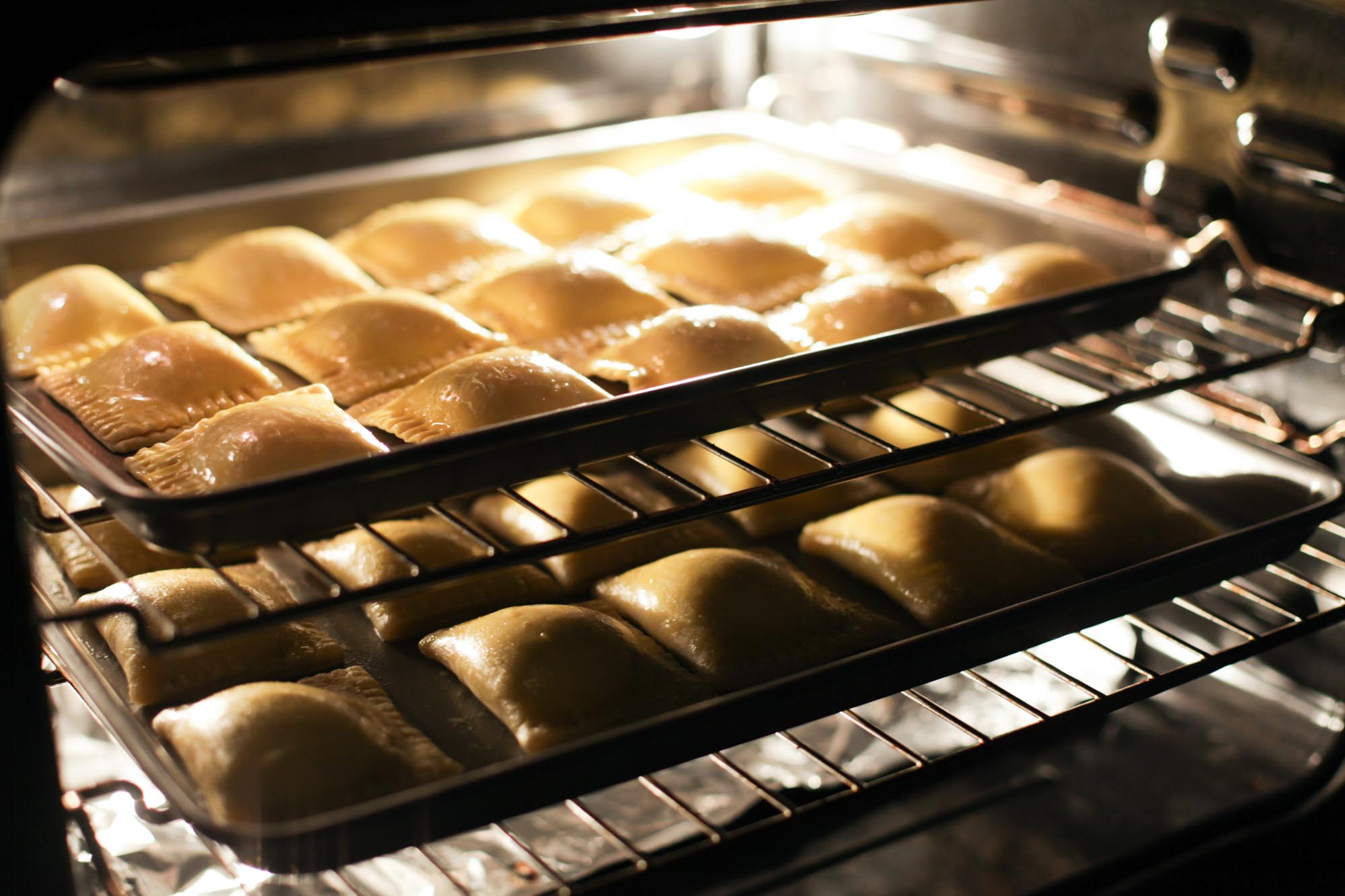 Pâté Chaud Recipe (Patê Sô / Vietnamese Meat Pastries) - Hungry Huy