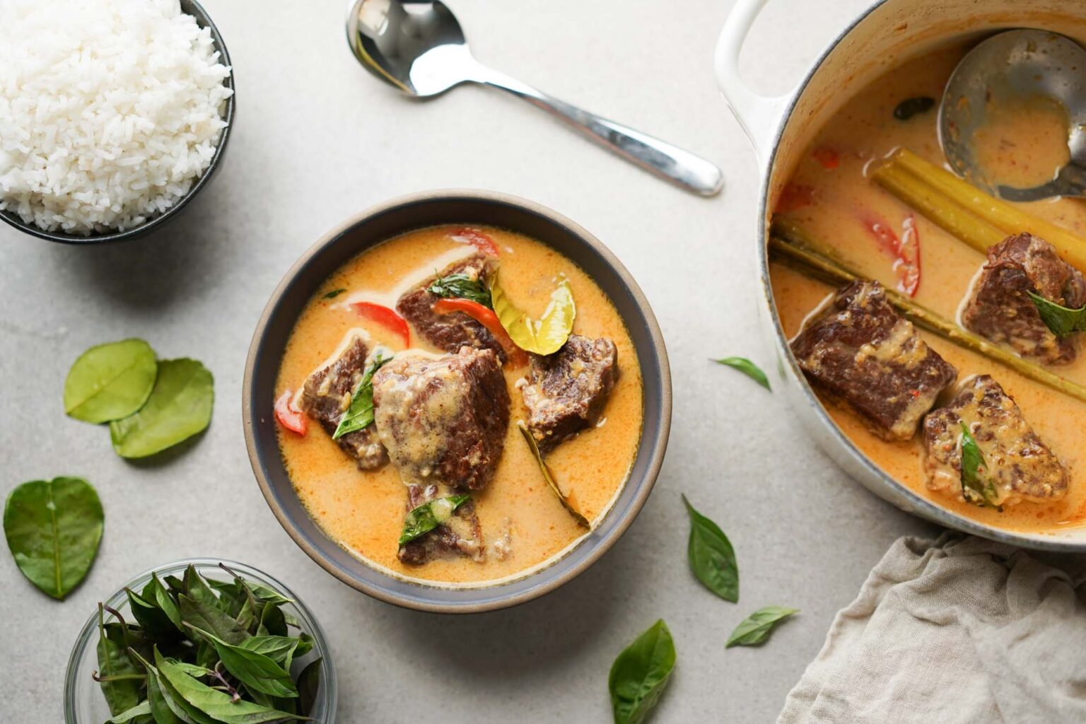 Bánh Cuốn / Bánh Ướt Recipe (Vietnamese Rice Rolls) - Hungry Huy