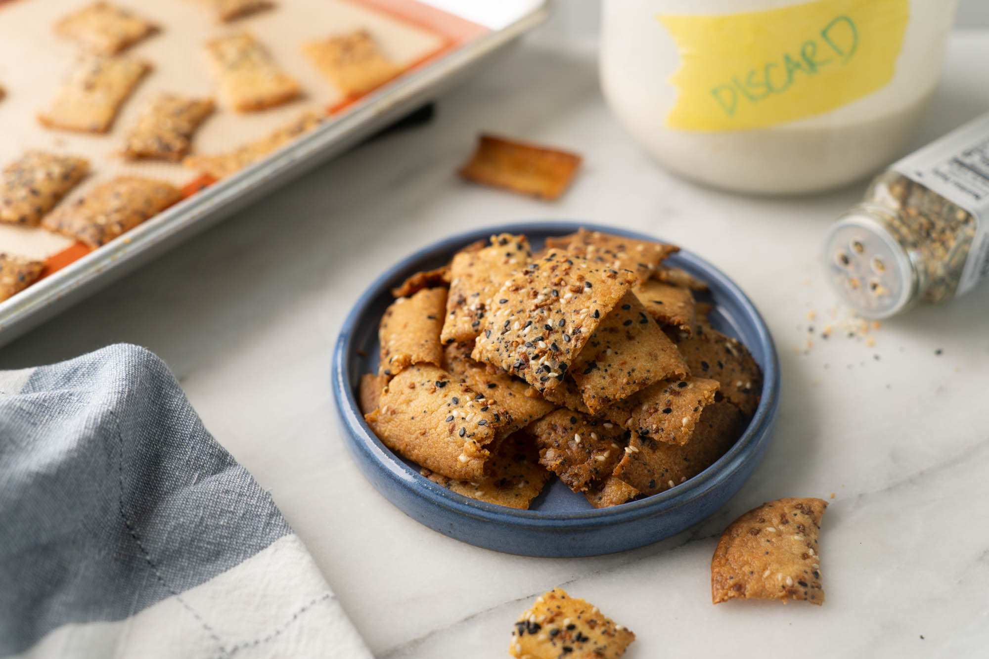 Sourdough Discard Crackers (Easy & Addicting!) - Hungry Huy