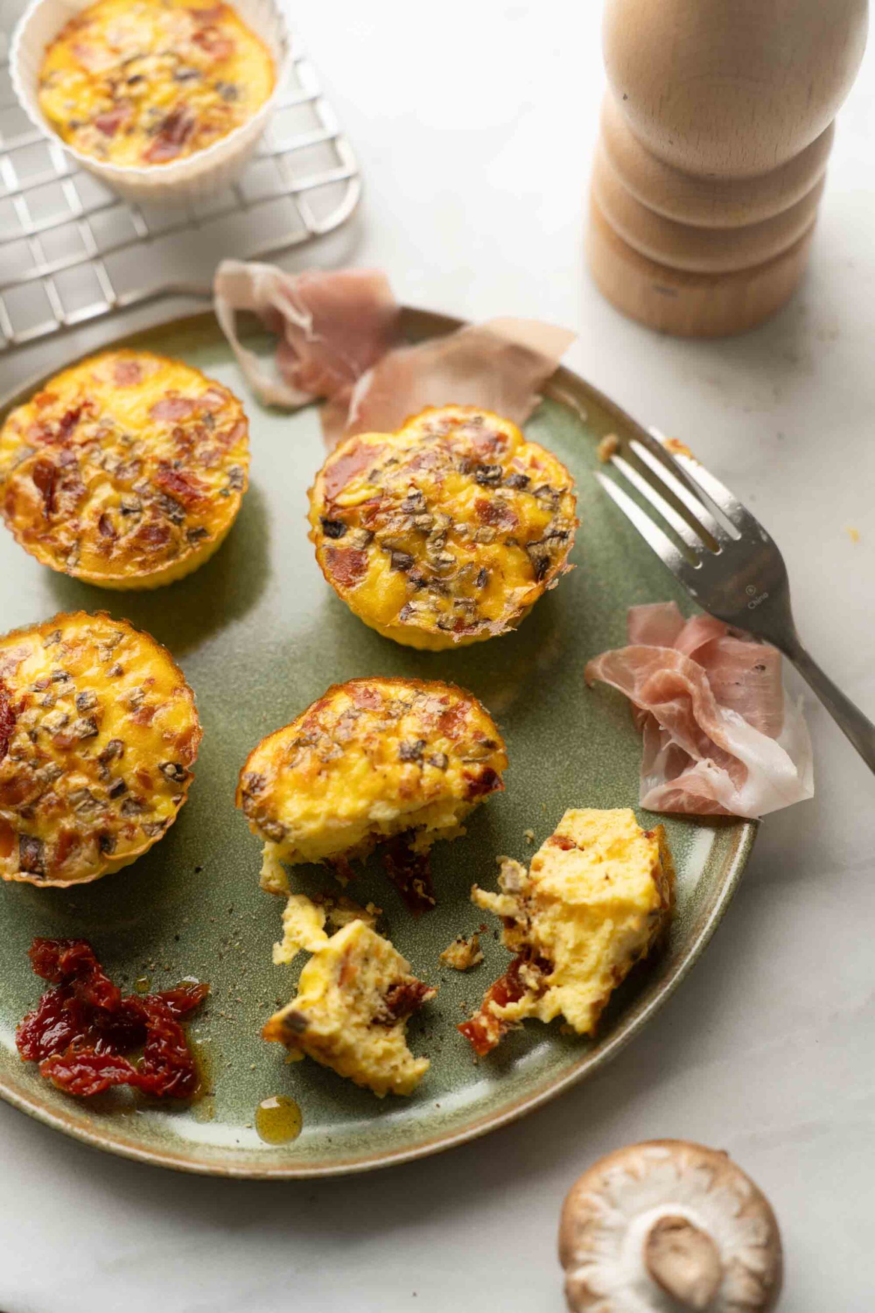 Egg Muffin Cups Recipe (Easy Meal Prep!) - Hungry Huy