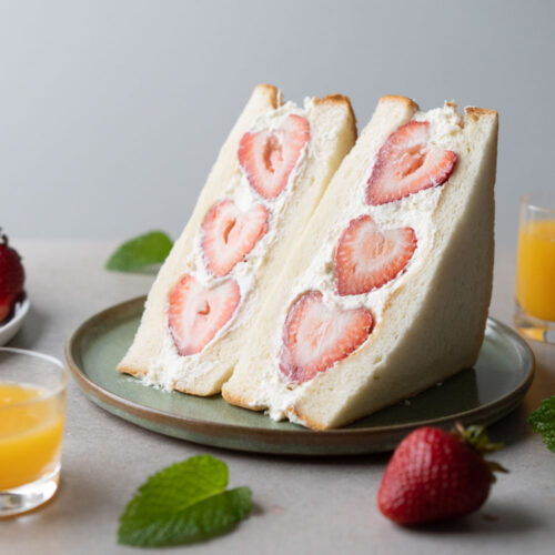 Japanese Fruit Sandwich Recipe (Fruit Sando) - Hungry Huy