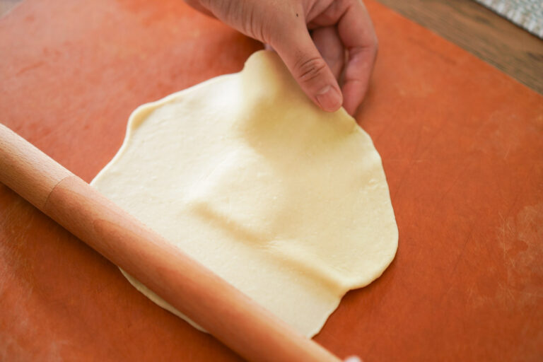 Siopao Asado Recipe (Filipino Steamed Pork Buns) - Hungry Huy