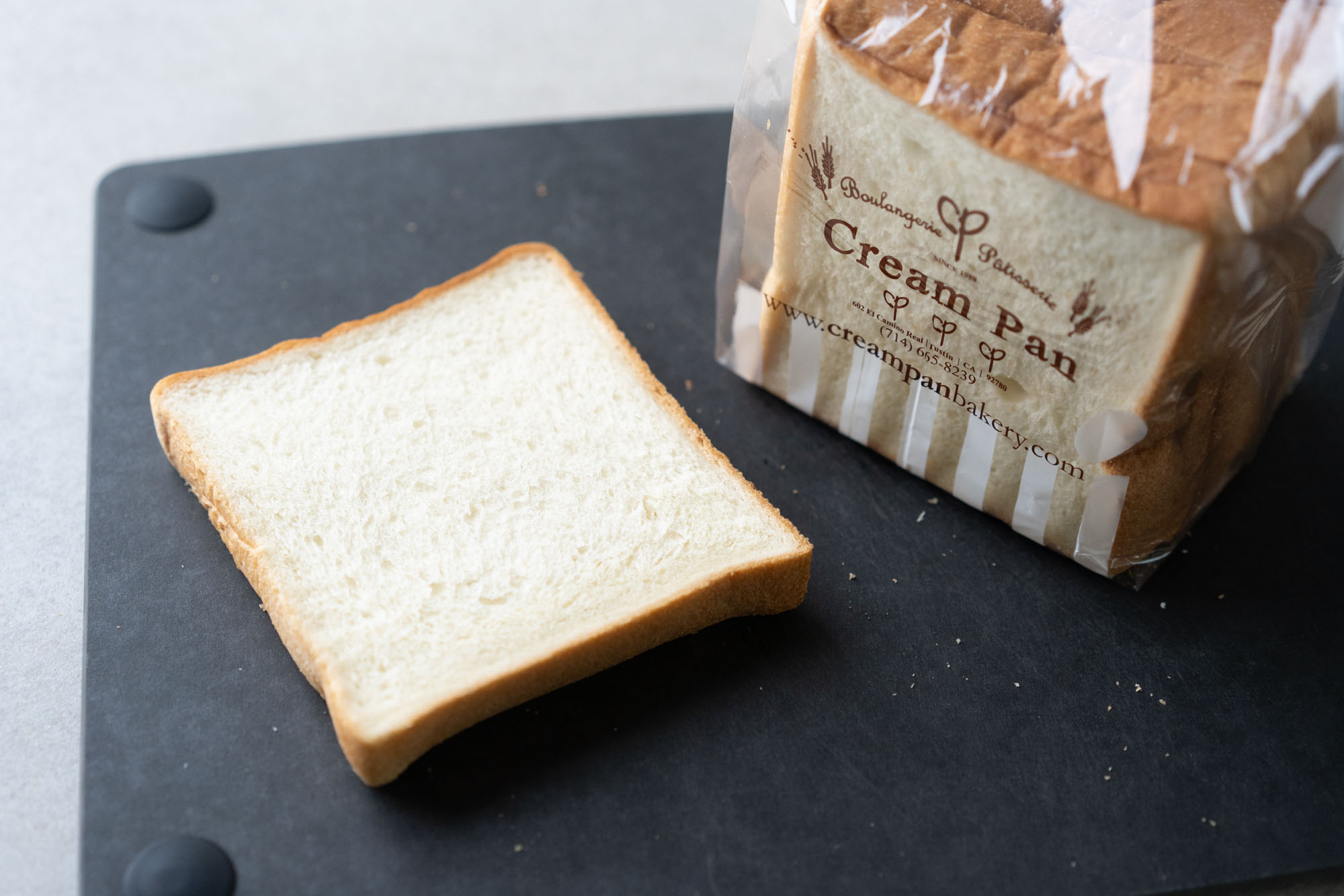 Japanese Fruit Sandwich Recipe (Fruit Sando) - Hungry Huy
