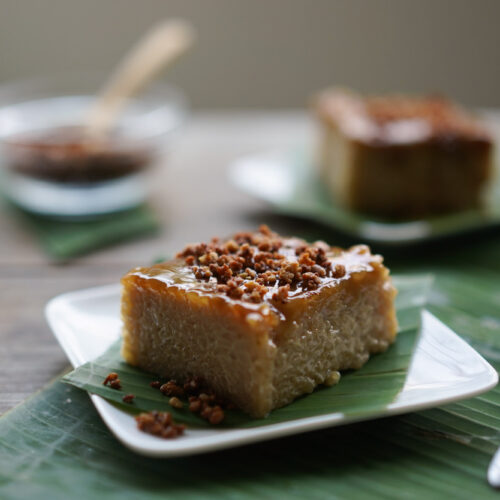 Biko (Filipino Sweet Rice Cake w/ Latik Topping) - Hungry Huy