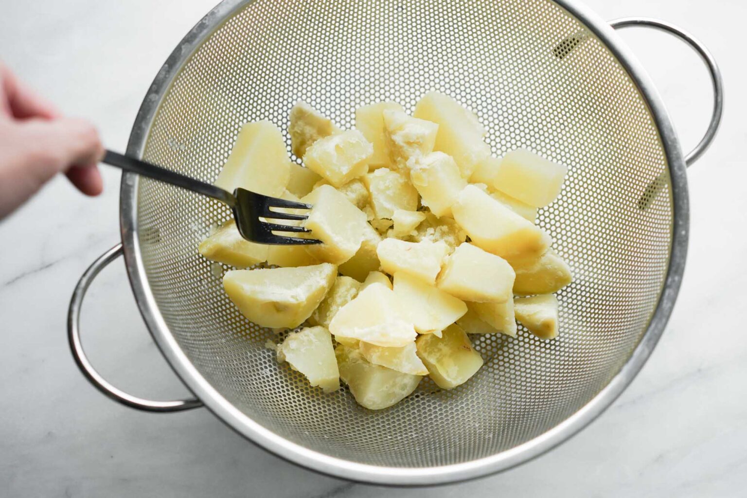 Korean Potato Salad Recipe (Gamja Salad) - Hungry Huy