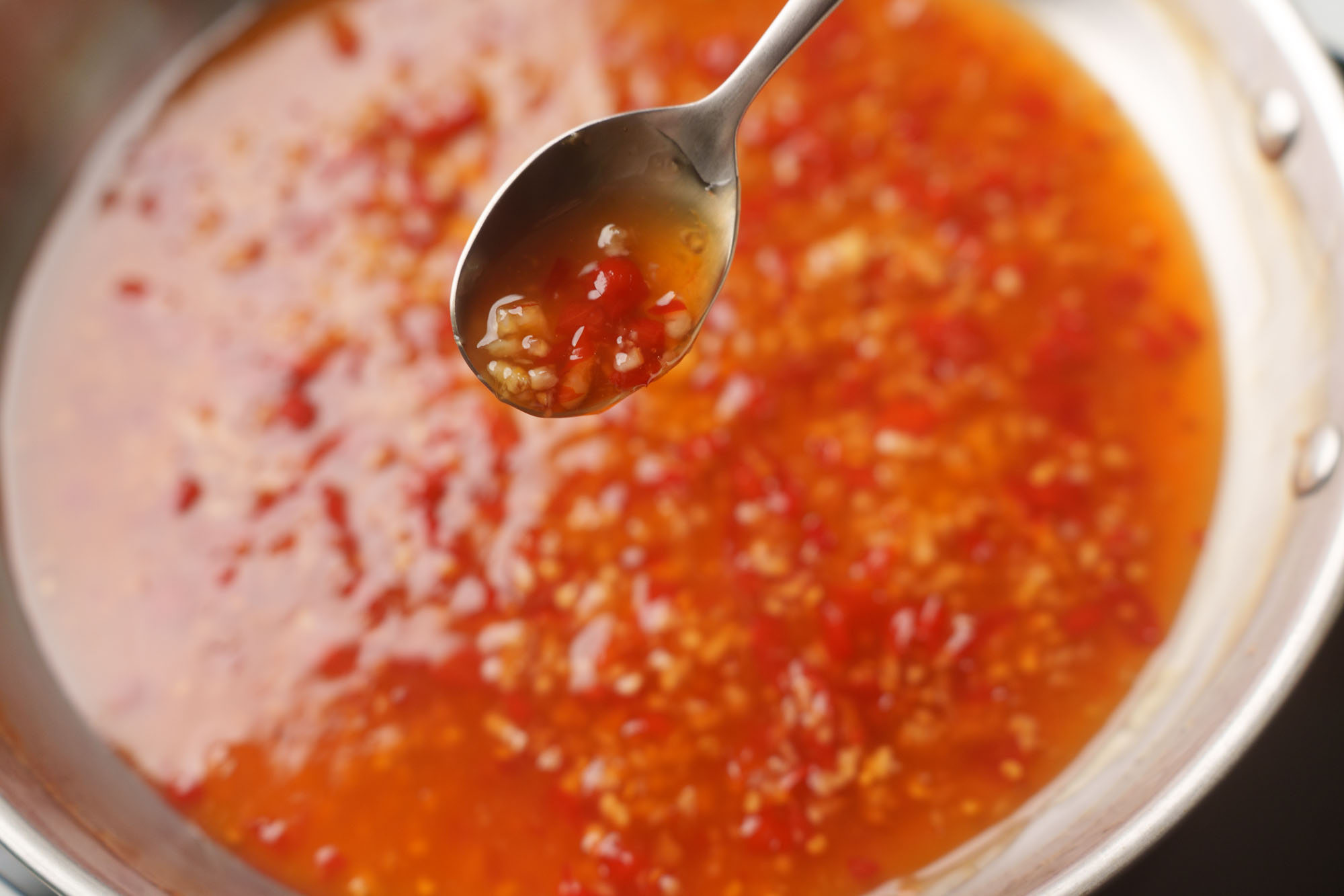 Homemade Sweet Chili Sauce Recipe - Hungry Huy