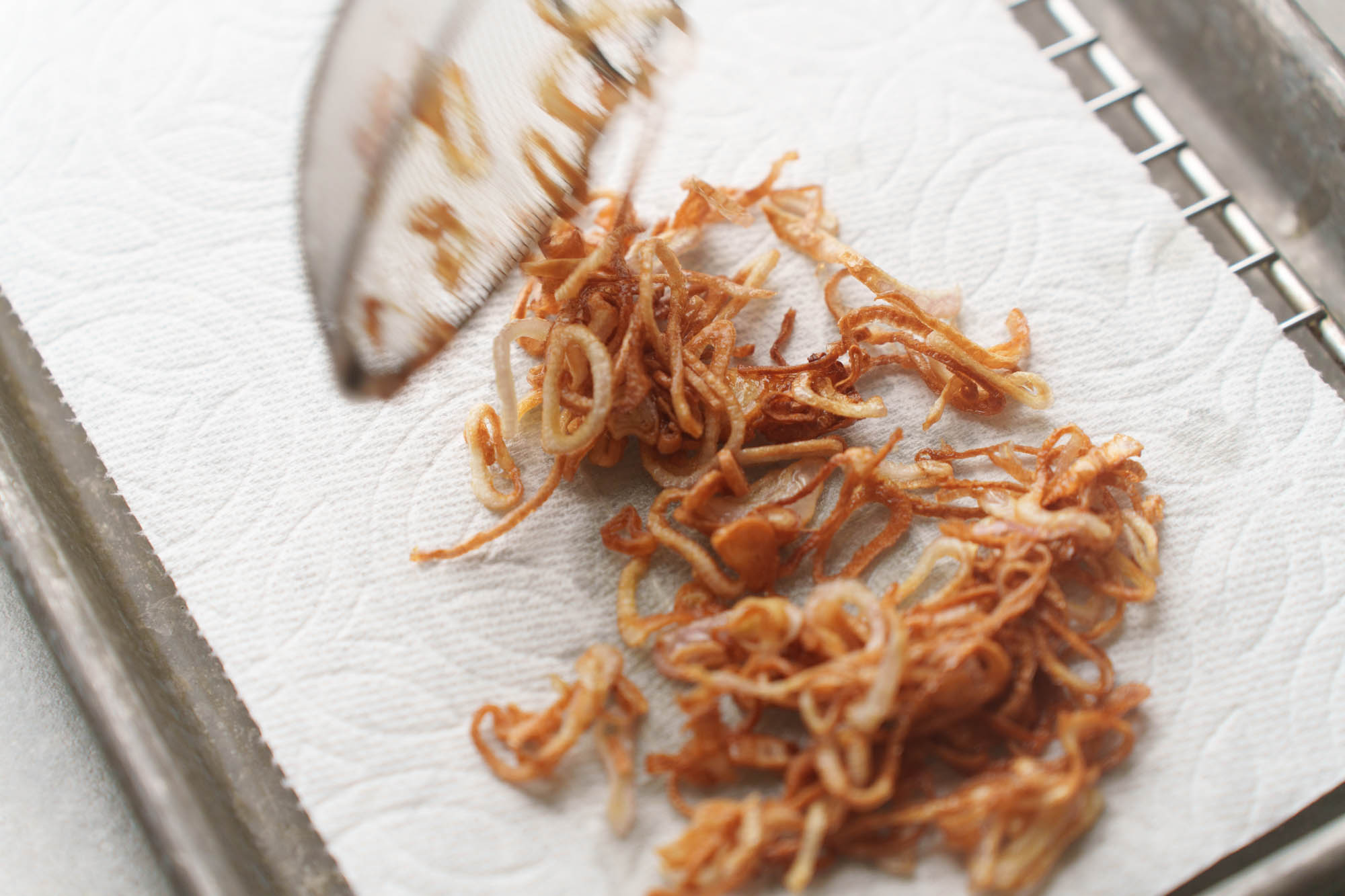 Crispy Fried Shallots Recipe - Hungry Huy