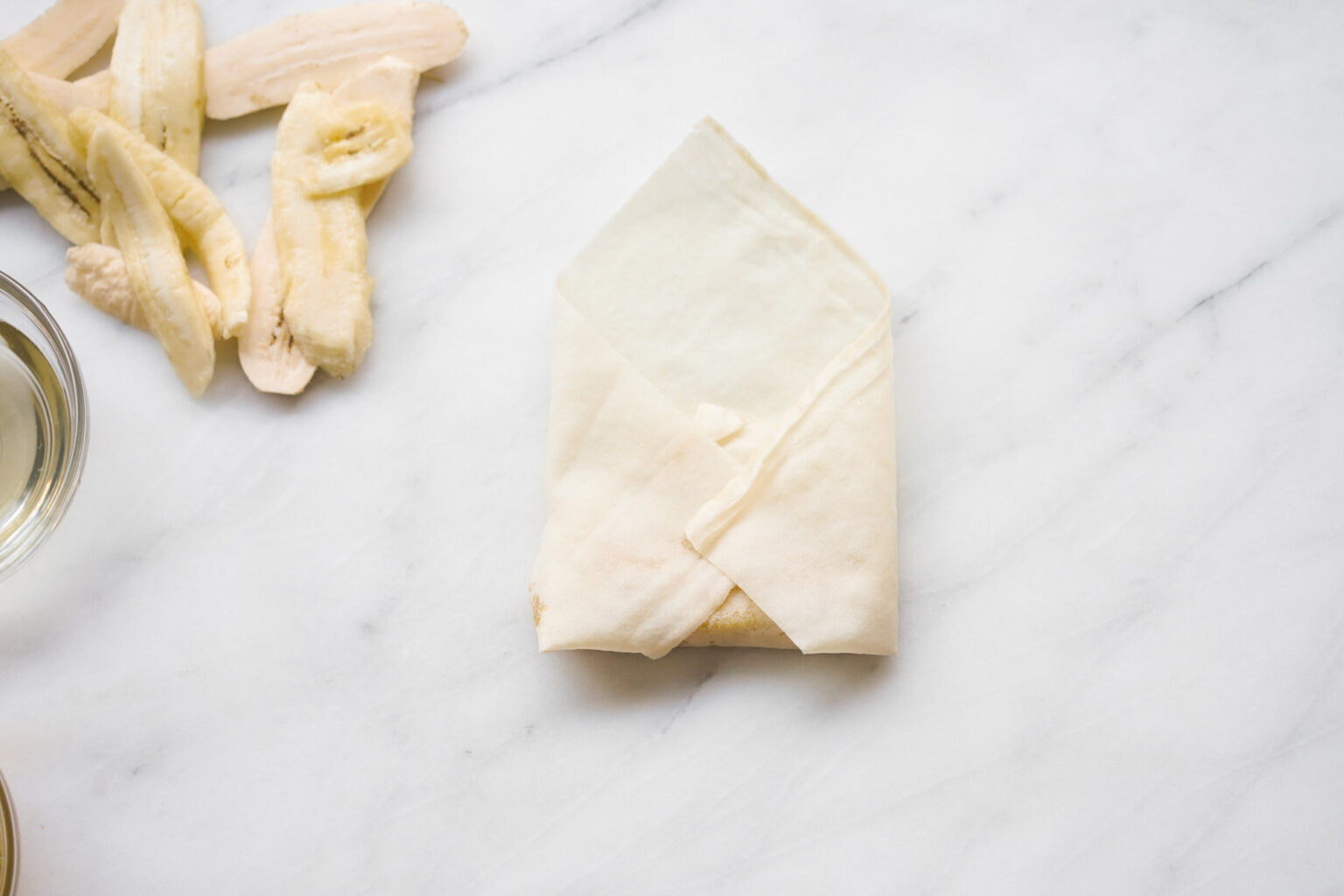 Turon Recipe (Filipino Banana Lumpia w/ Caramel) - Hungry Huy